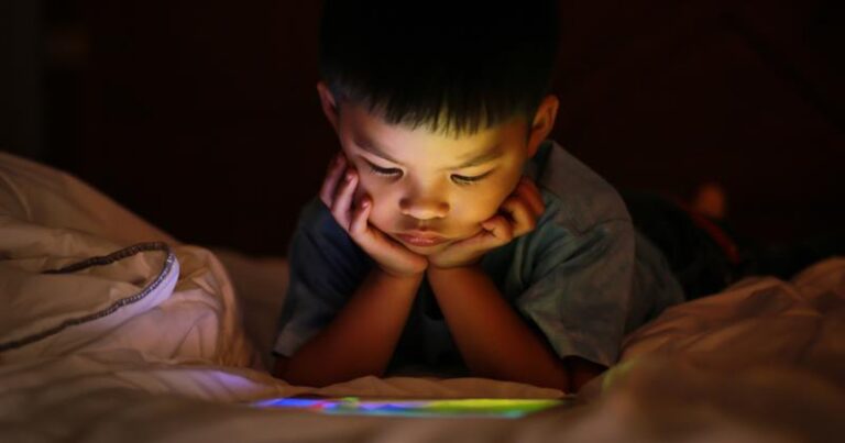 Screen Time vs Study Time: A Healthy Balance for Kids - Dolphin Public ...